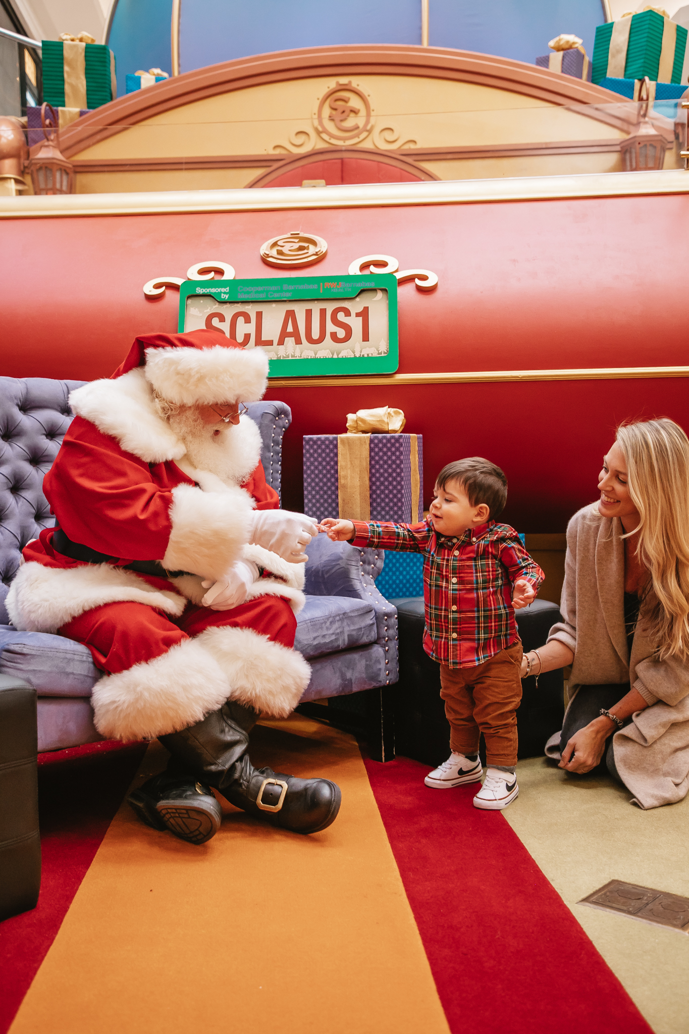 Visit Santa at The Mall at Short Hills – Sunseeking in Style